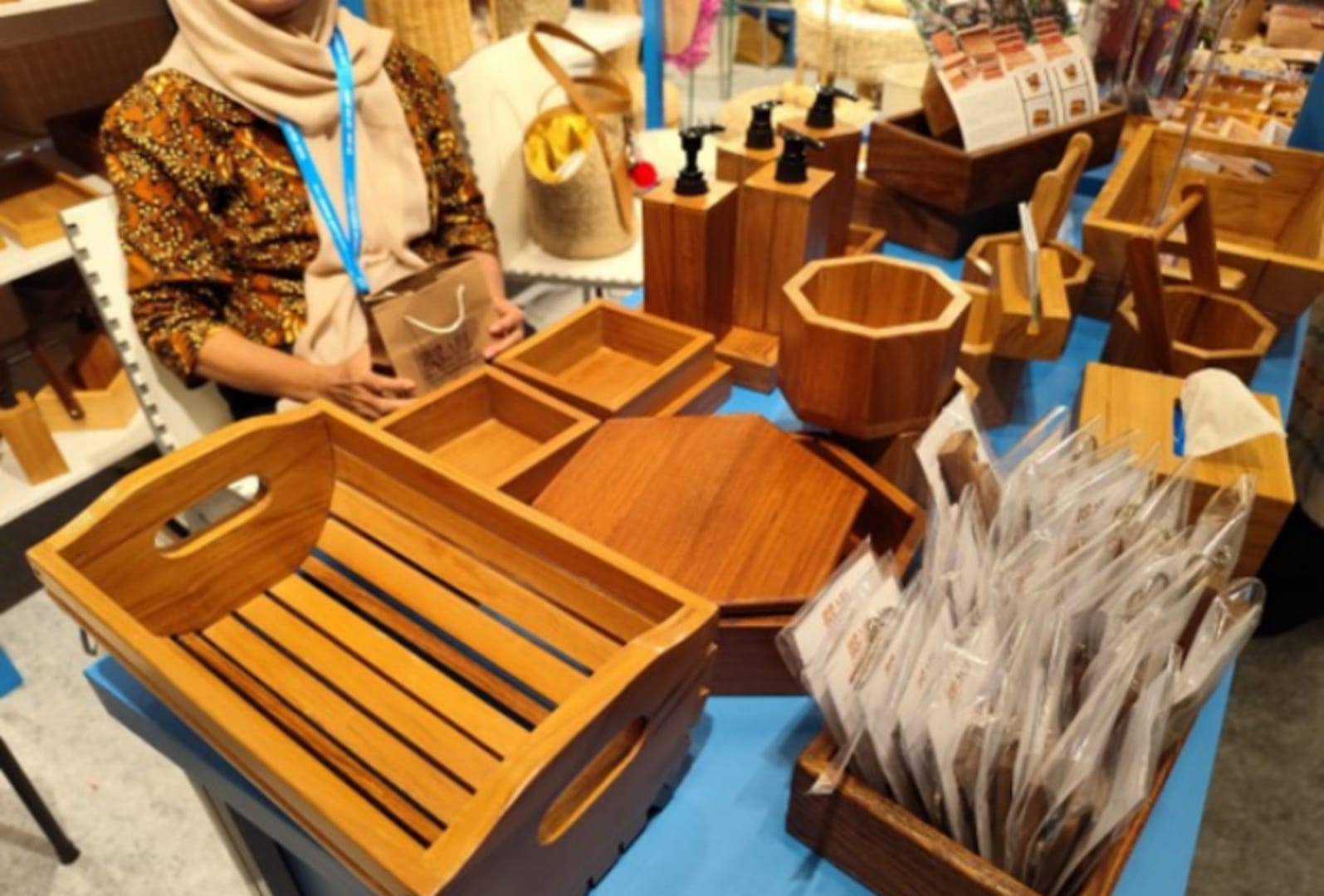 Peserta BRI UMKM EXPO(RT) Ini Olah Limbah Jati Jadi Produk Multifungsi ...